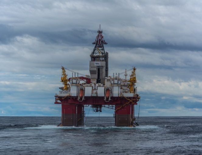 Transocean negotiates an international charter with Petrobras