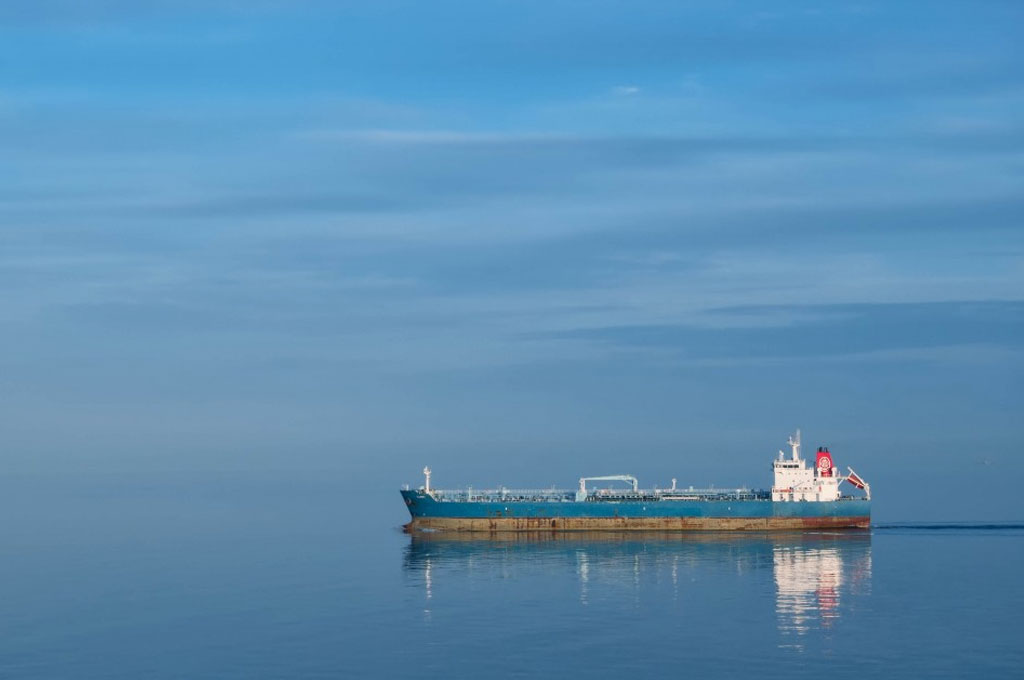 A FOURTH OF THE OIL TANKER FLEET APPROACHES RETIREMENT