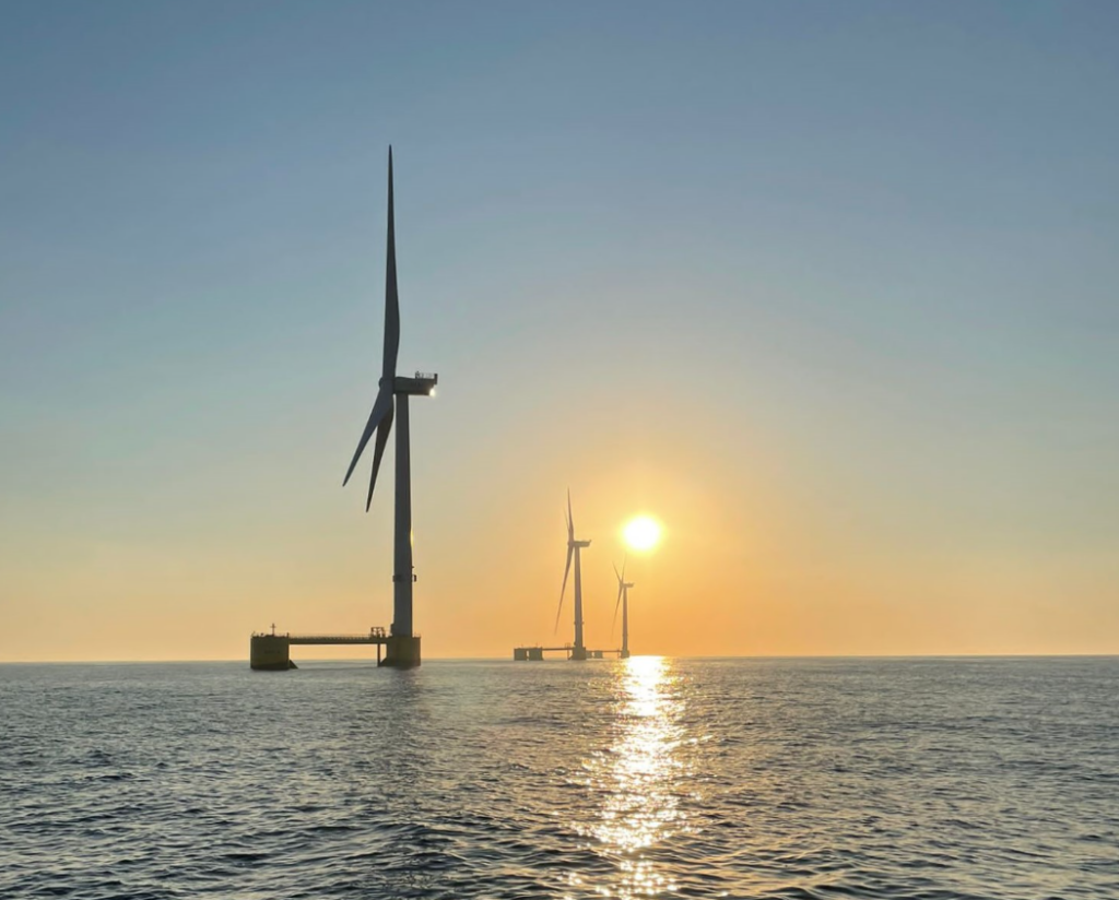 World’s First Semi-Submersible Floating Offshore Wind Farm Smashes ...
